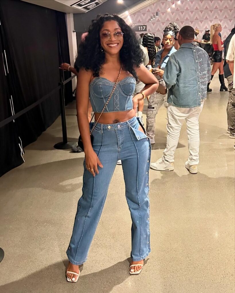 What to Wear to a Concert: 20+ Concert Outfit Ideas for Women - Outfit ...