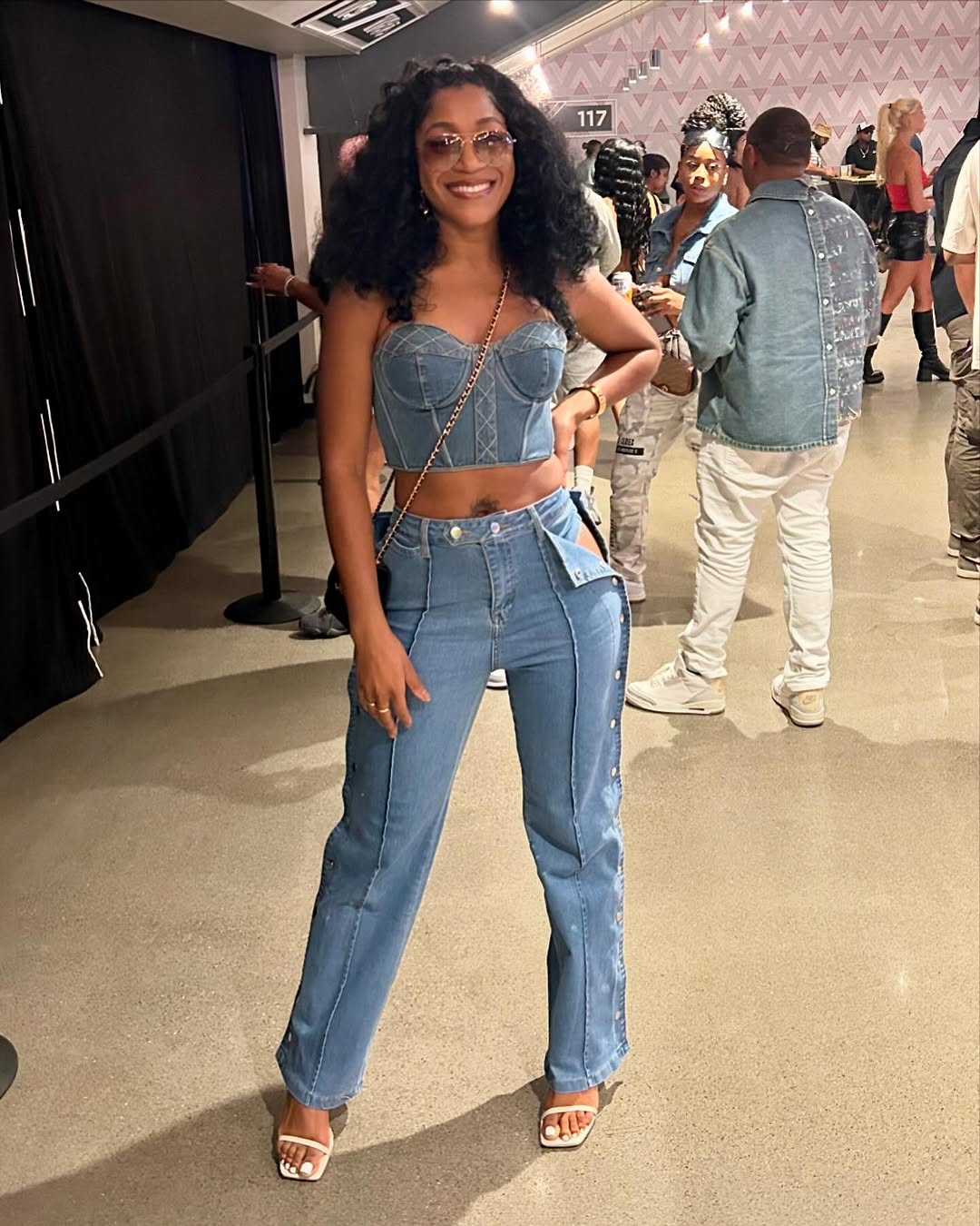 What to Wear to a Concert: 20+ Concert Outfit Ideas for Women - Outfit ...